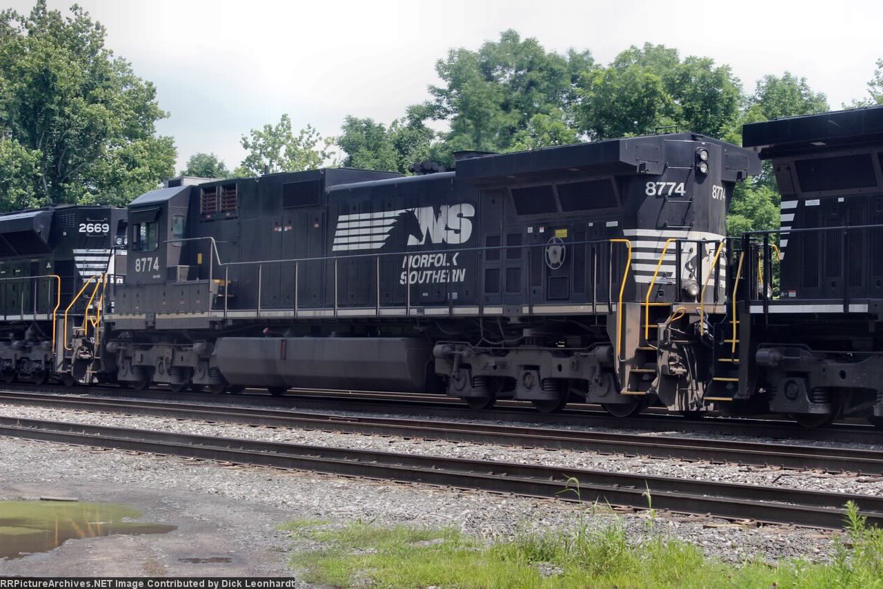 NS 8774